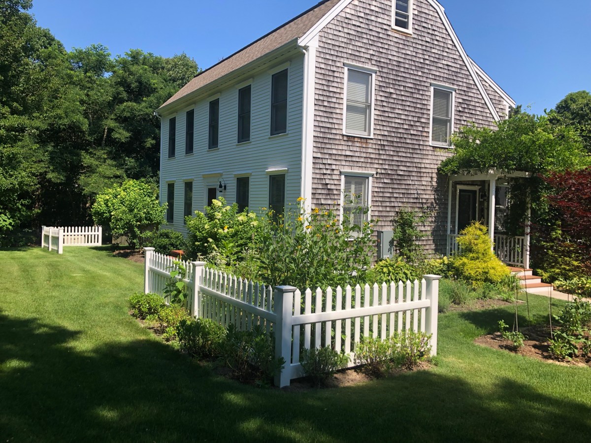 Activeyards Primrose 3’ Straight Vinyl Picket Fence in Sandwich | ABS ...